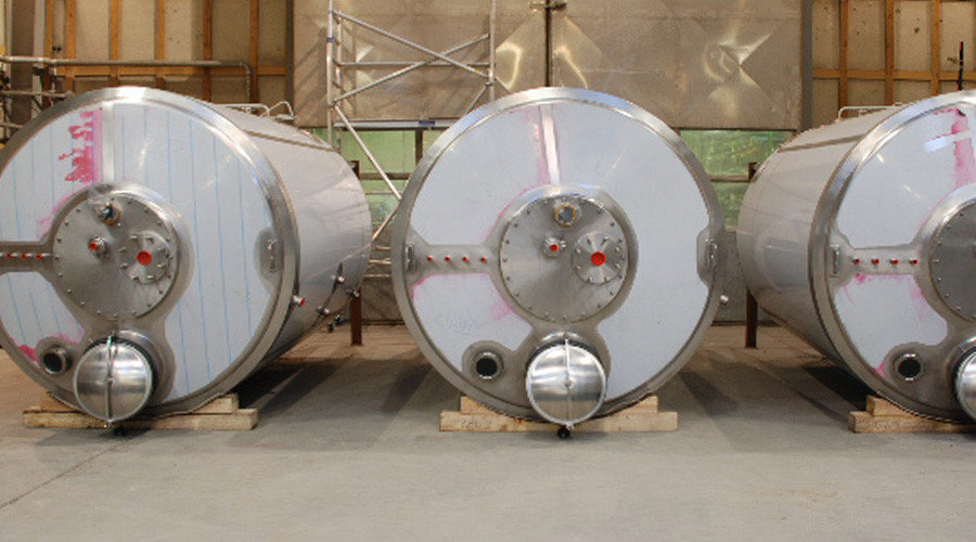 Process tanks in stainless steel - Pressureless tanks - JH Stålindustri A/S