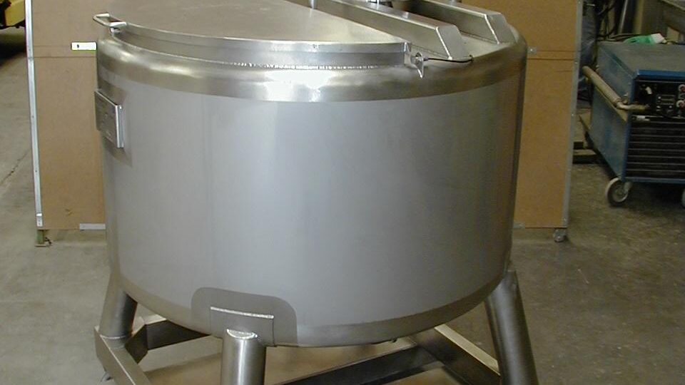 Mobile tanks in stainless steel- Transportable tanks - JH Stålindustri A/S