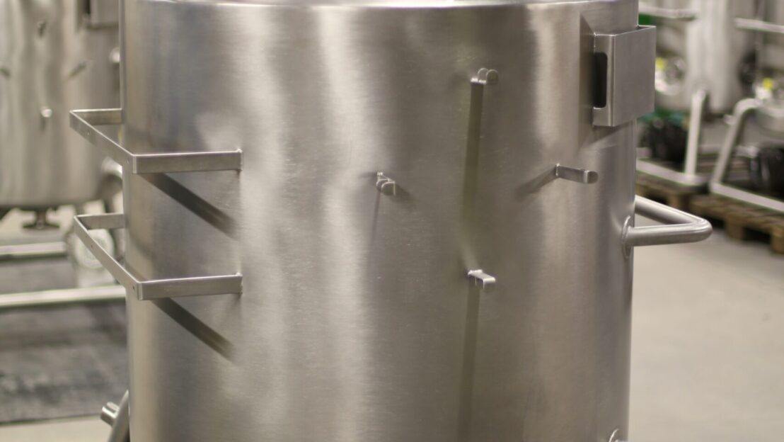 Mobile tanks in stainless steel- Transportable tanks - JH Stålindustri A/S
