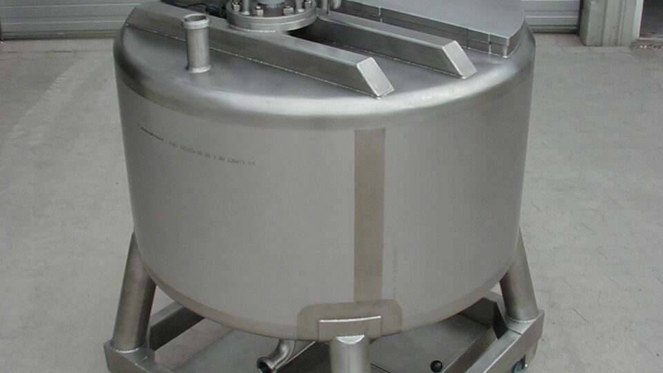 Mobile tanks in stainless steel- Transportable tanks - JH Stålindustri A/S